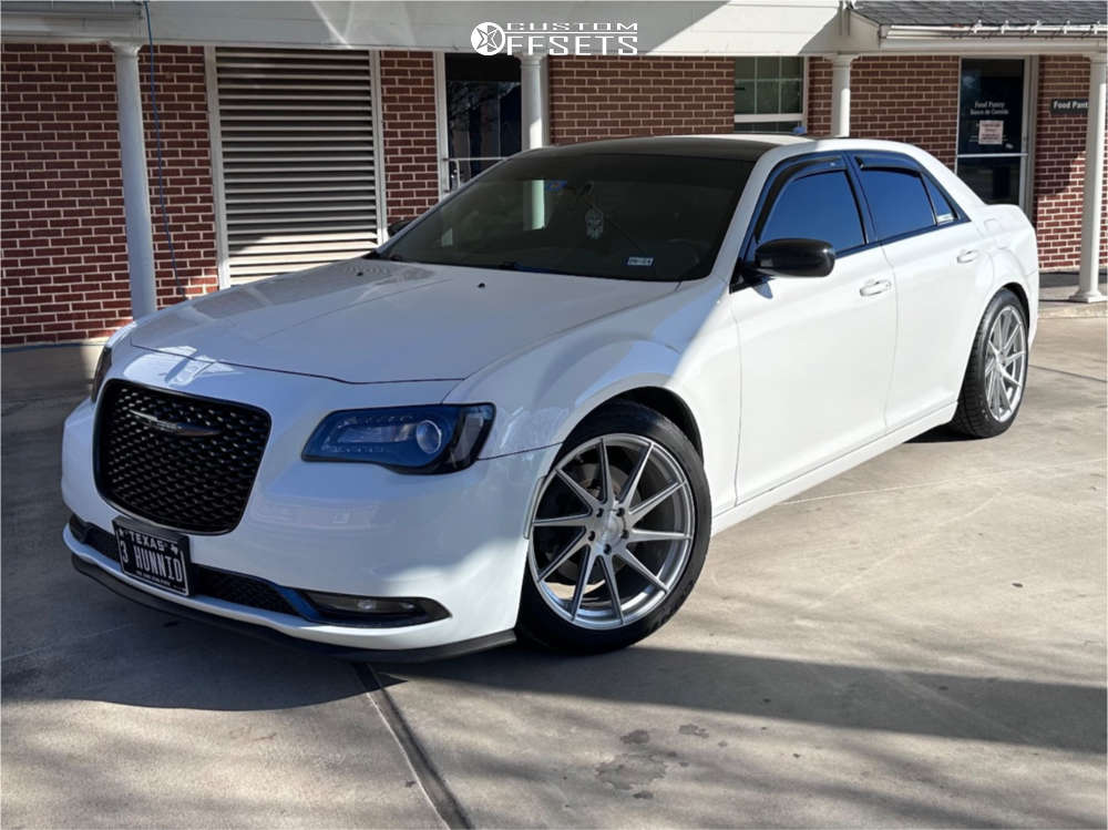 2019 Chrysler 300 with 20x9 35 Avant Garde M621 and 245/45R20 ...