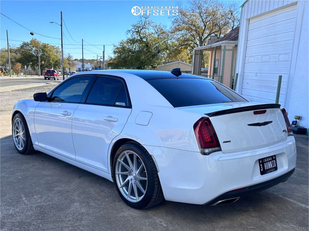 2019 Chrysler 300 with 20x9 35 Avant Garde M621 and 245/45R20 ...