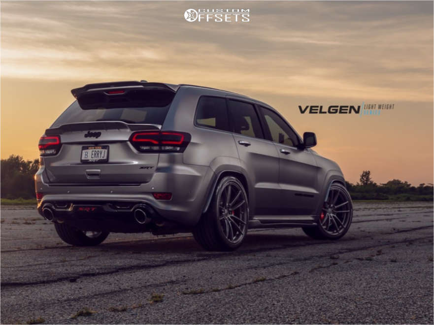 2021 Jeep Grand Cherokee with 22x10.5 35 Velgen Vf5 and 305/35R22 ...