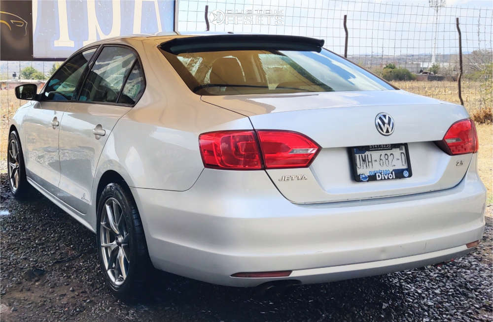 2012 Volkswagen Jetta with 17x7.5 35 BBS Sr and 225/50R17 Kumho Ecsta ...