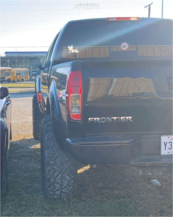 2014 Nissan Frontier with 18x8.5 18 Vision Warrior and 35/12.5R18 Radar ...