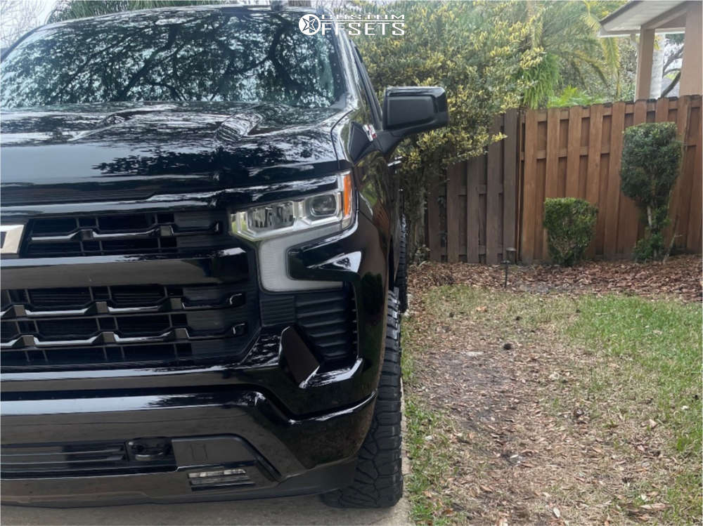 2022 Chevrolet Silverado 1500 with 20x9 1 Fuel Assault and 305/55R20 ...