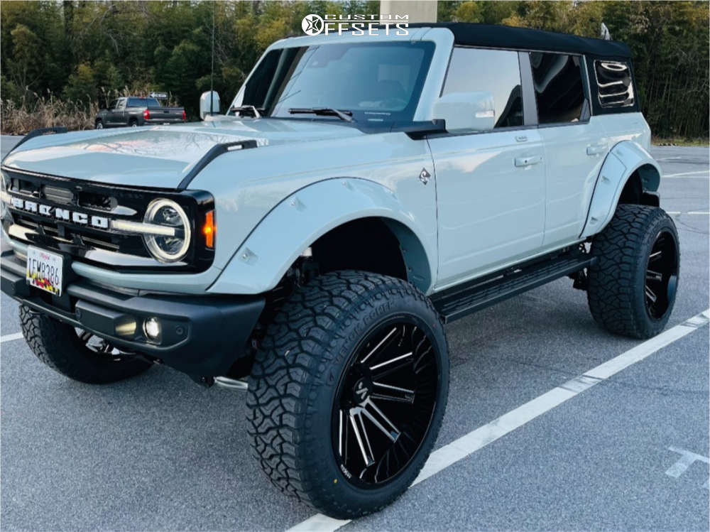2023 Ford Bronco with 24x14 -81 ARKON OFF-ROAD Churchill and 37/13.5R24 ...