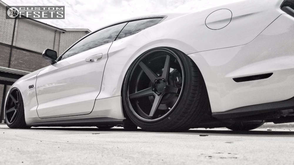 2017 Ford Mustang with 20x10.5 28 Ferrada FR3 and 255/35R20 Toyo Tires ...