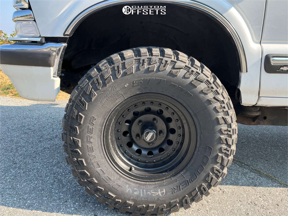 2001 Chevrolet Blazer with 15x8 -19 American Racing Outlaw Ii and 32/11 ...