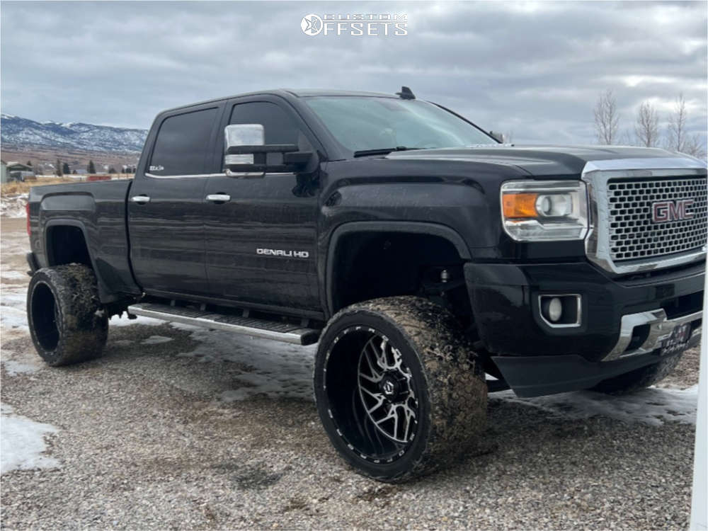 2015 GMC Sierra 2500 HD with 24x14 -76 TIS 544mb and 35/15.5R24 Venom ...