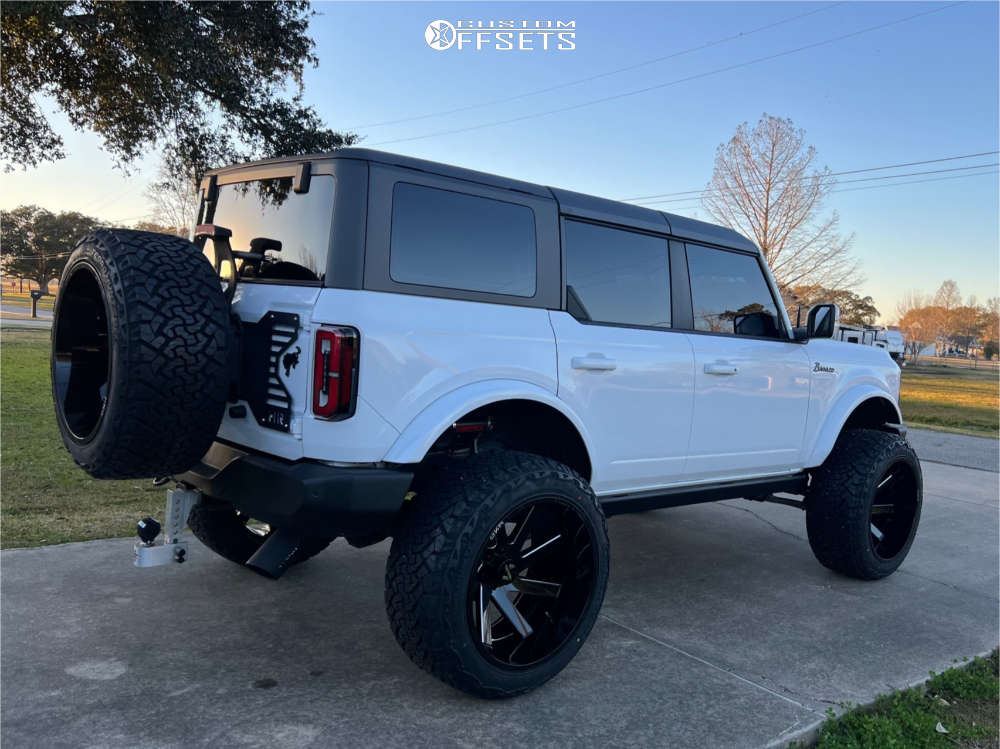 2023 Ford Bronco with 24x14 -81 ARKON OFF-ROAD Lincoln and 37/13.5R24 ...