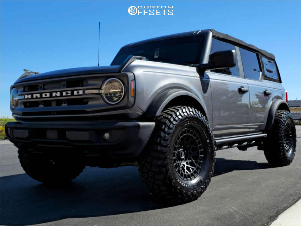 2022 Ford Bronco with 17x8.5 -12 Vision Savage and 35/12.5R17 ...