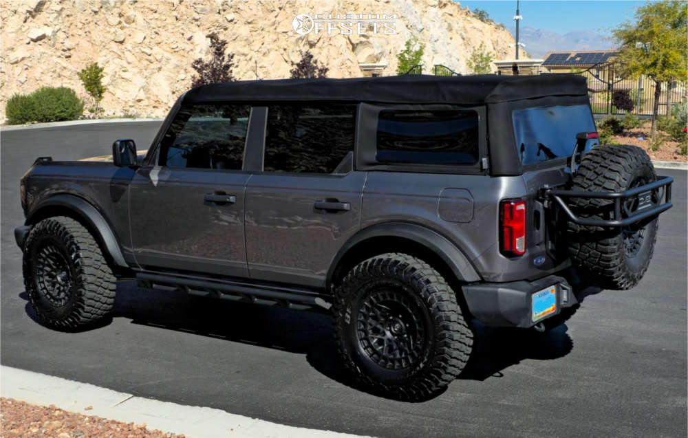 2022 Ford Bronco with 17x8.5 -12 Vision Savage and 35/12.5R17 ...