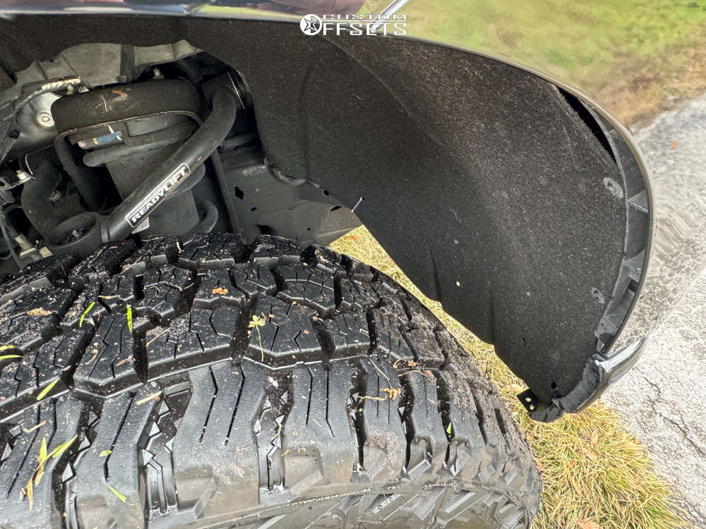 2021 Chevrolet Silverado 1500 with 17x9 -12 Method Mr701 and 35/12.5R17 ...