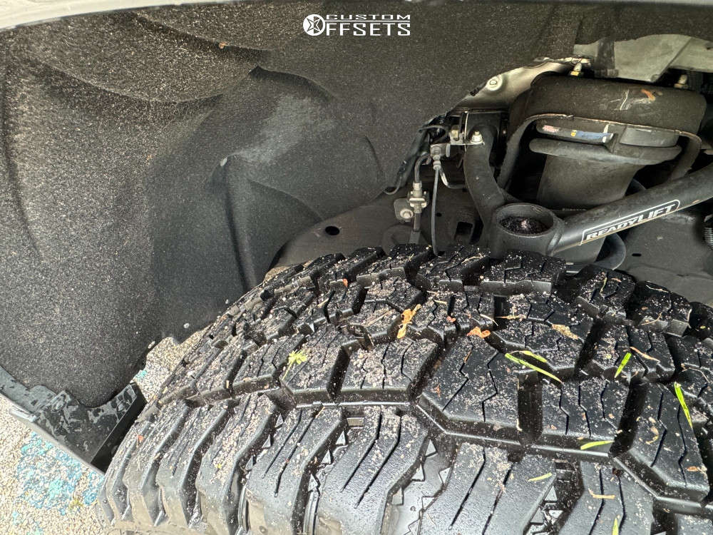 2021 Chevrolet Silverado 1500 with 17x9 -12 Method Mr701 and 35/12.5R17 ...