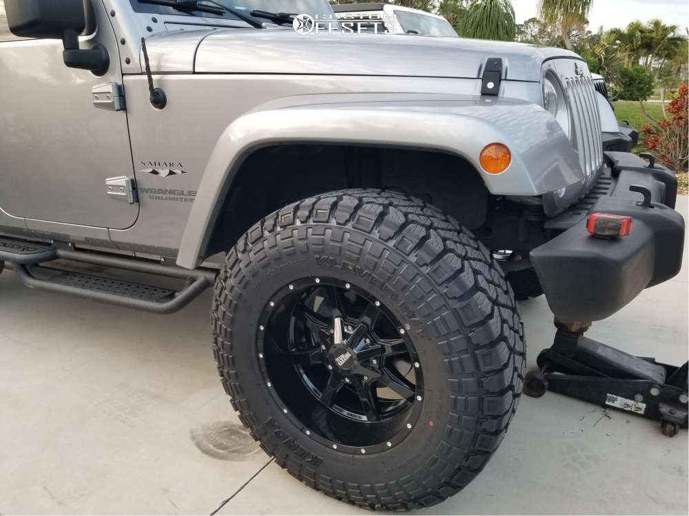 2017 Jeep Wrangler with 18x10 -24 Moto Metal Mo970 and 35/12.5R18 Kenda ...