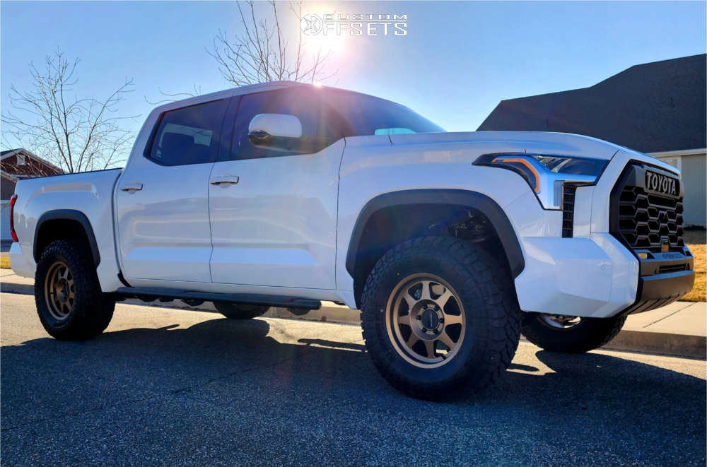 2024 Toyota Tundra with 18x9 18 Method Mr701 and 35/12.5R18 Kenda ...