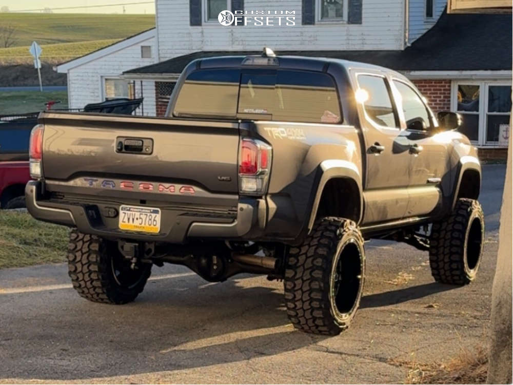 2022 Toyota Tacoma with 20x12 -44 TIS 544bm and 33/12.5R20 Gladiator ...