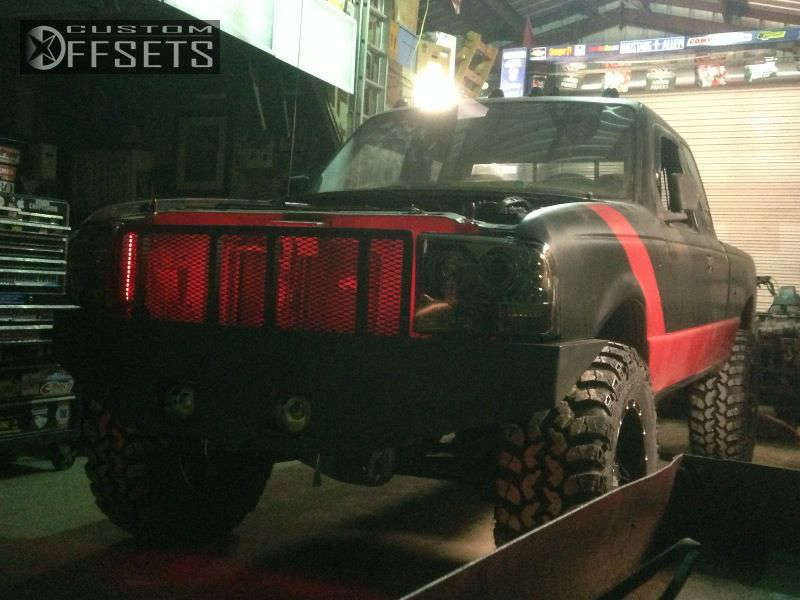 1994 Ford Ranger with 18x10 -24 Moto Metal MO962 and 33/12.5R18 Super ...