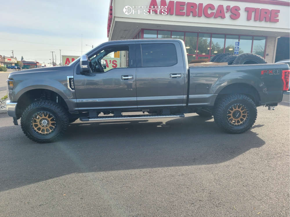 2017 Ford F-250 Super Duty with 18x9 18 Method MR305 and 305/70R18 ...