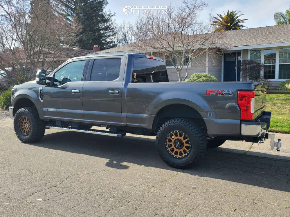 2017 Ford F-250 Super Duty with 18x9 18 Method MR305 and 305/70R18 ...