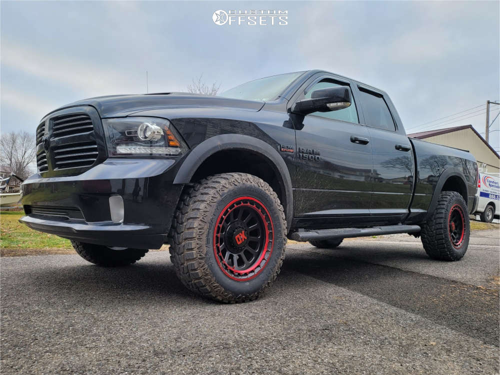 2017 Ram 1500 with 20x10 -18 XD Xd856 and 35/12.5R20 Versatyre MXT and ...