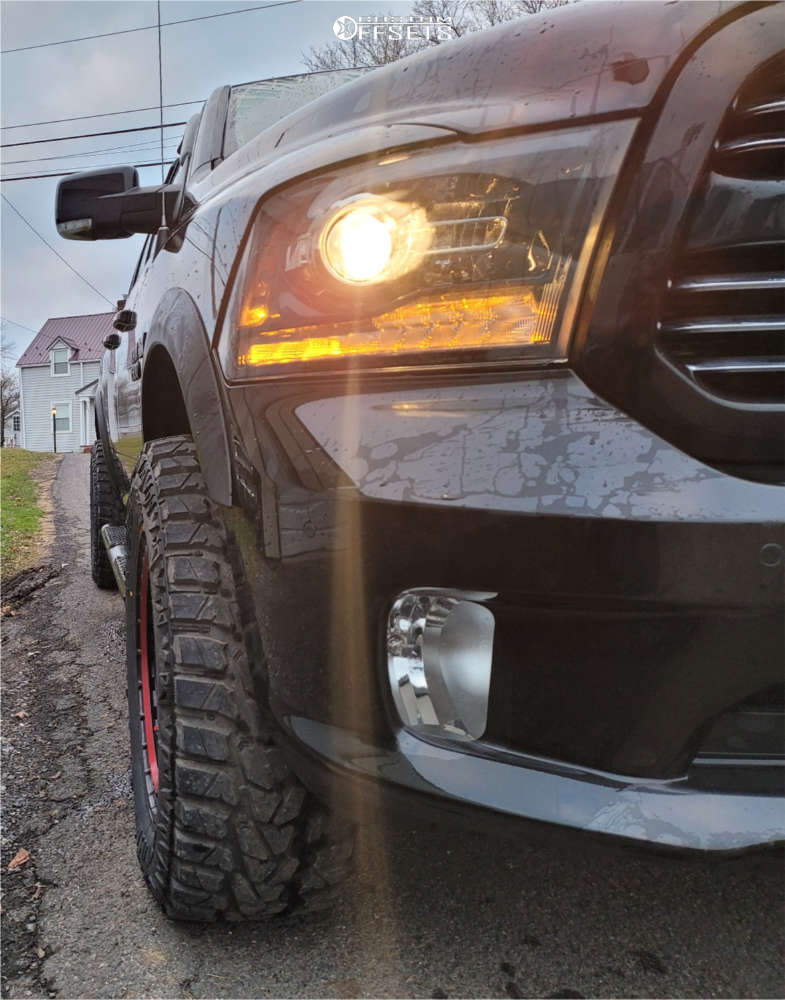 2017 Ram 1500 with 20x10 -18 XD Xd856 and 35/12.5R20 Versatyre MXT and ...