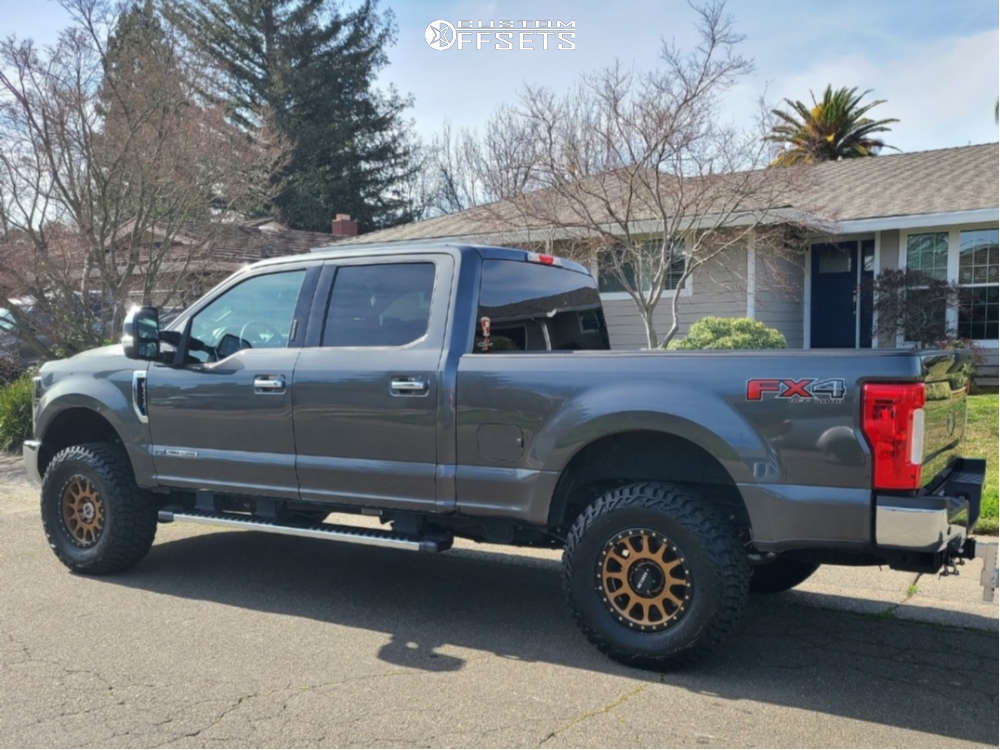 2017 Ford F-250 Super Duty with 18x9 18 Method MR305 and 305/70R18 ...