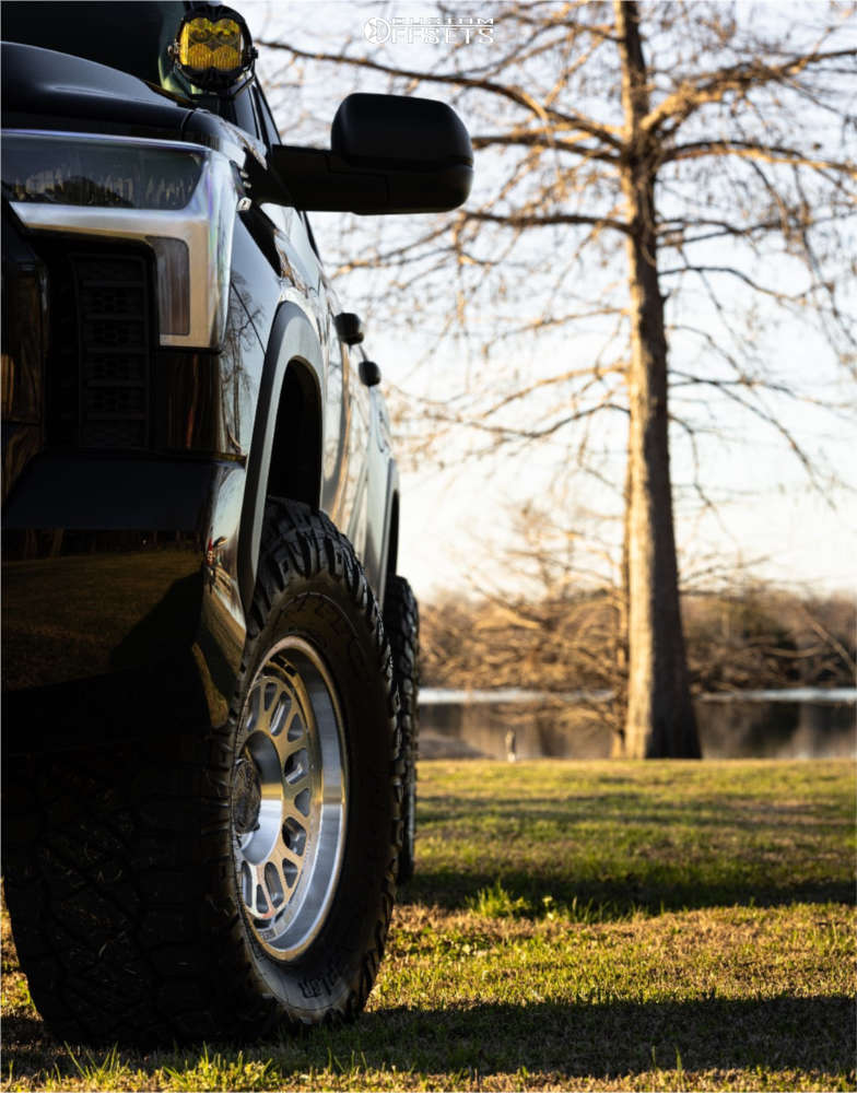 2023 Toyota Tundra with 17x8.5 0 Method Mr321 and 35/12.5R17 Nitto ...