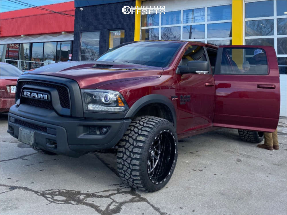 2019 Ram 1500 Classic with 22x14 -76 TIS 544bm and 33/14.5R22 Haida Mud ...