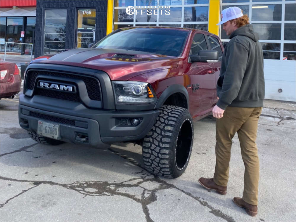 2019 Ram 1500 Classic with 22x14 -76 TIS 544bm and 33/14.5R22 Haida Mud ...