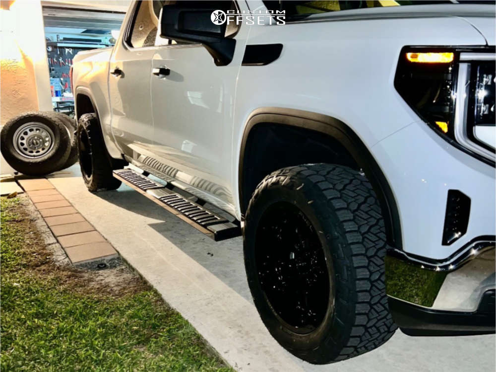 2024 GMC Sierra 1500 with 20x10 -18 Fuel Clash and 285/55R20 Nitto ...