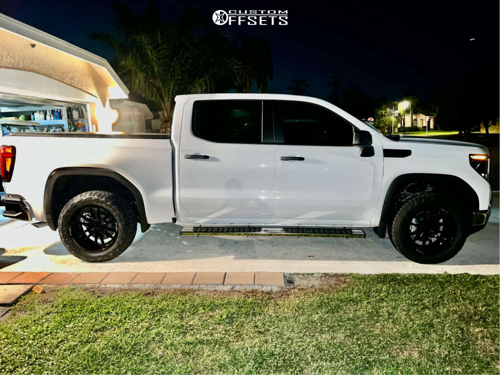 2024 GMC Sierra 1500 with 20x10 -18 Fuel Clash and 285/55R20 Nitto ...