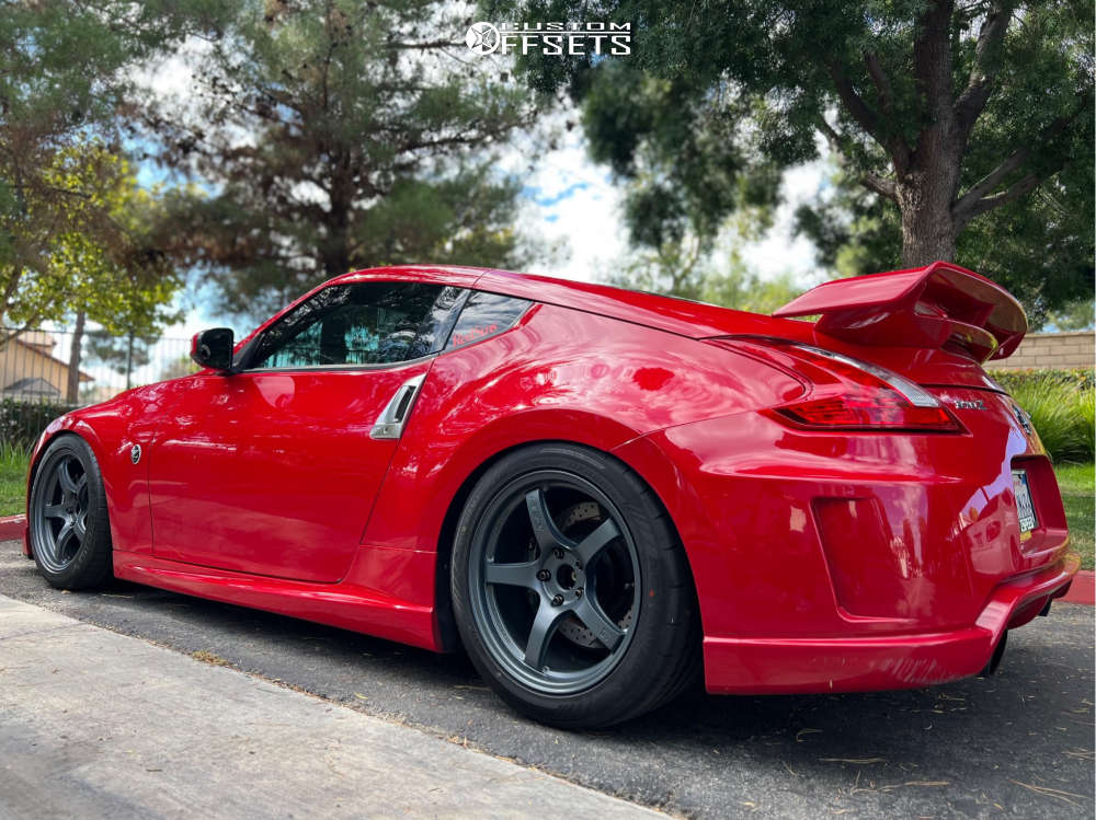 2009 Nissan 370Z with 18x9.5 22 Gram Lights 57cr and 275/40R18 Yokohama ...