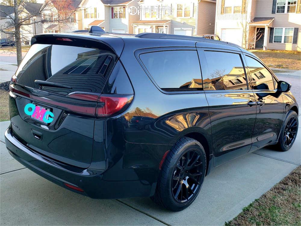 2023 Chrysler Pacifica with 20x9.5 34 Replica Tech Rt10 and 265/45R20 ...