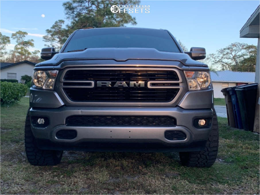 2019 Ram 1500 with 22x12 -44 Axe Offroad Kratos and 33/12.5R22 Haida ...