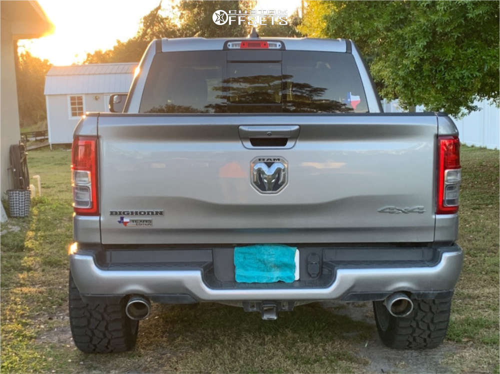 2019 Ram 1500 with 22x12 -44 Axe Offroad Kratos and 33/12.5R22 Haida ...