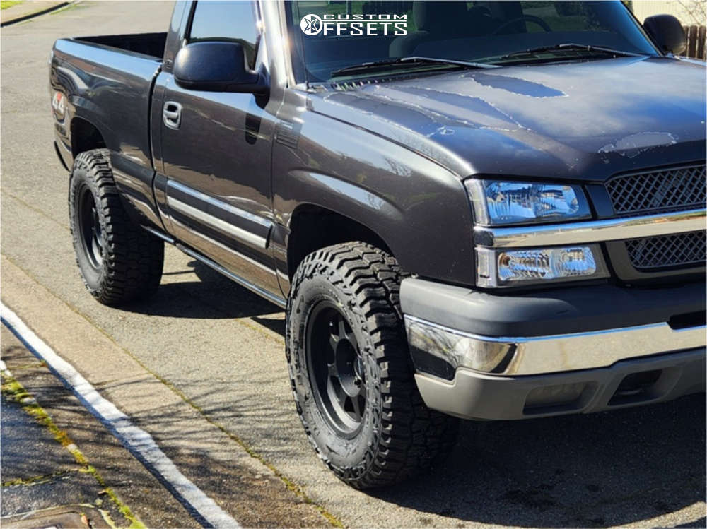 2004 Chevrolet Silverado 1500 with 17x9 -12 Method Mr701 and 33/12.5R17 ...