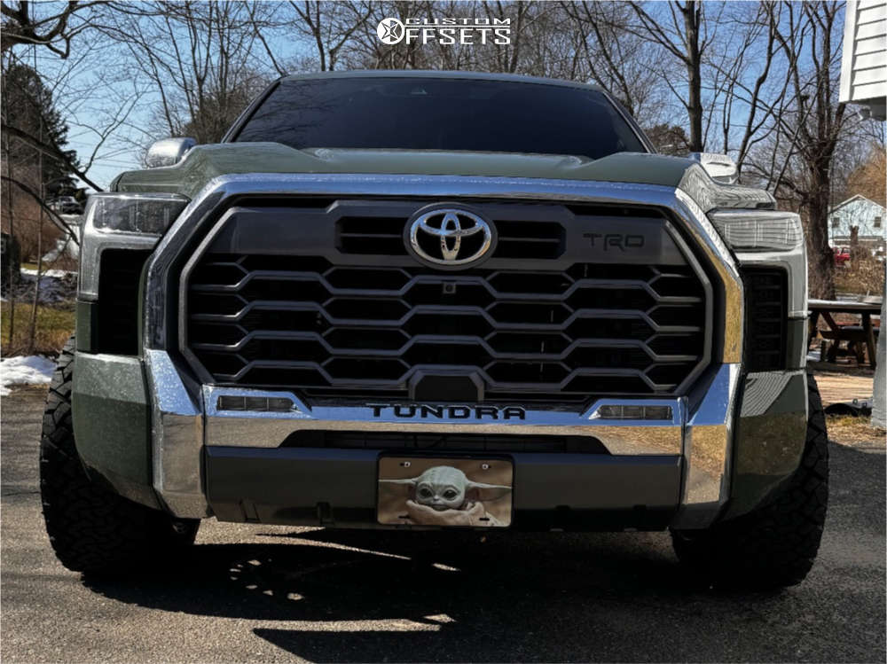 2023 Toyota Tundra with 20x12 -44 Gear Off-Road Leverage and 33/12.5R20 ...