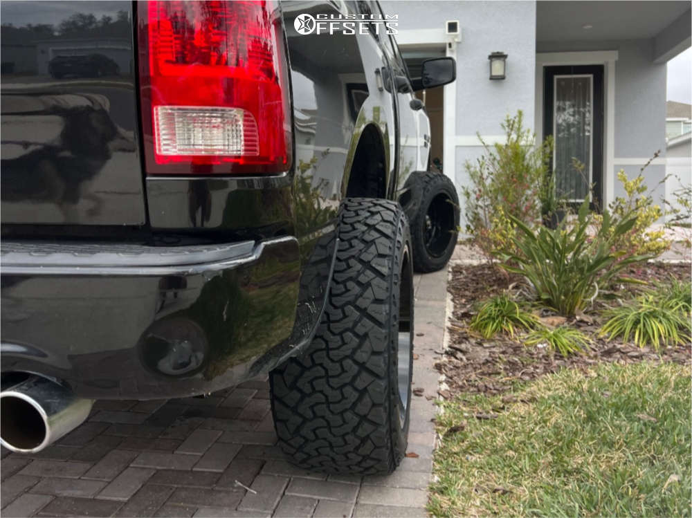 2017 Ram 1500 with 20x12 -51 Hardrock Destroyer and 33/12.5R20 Venom ...