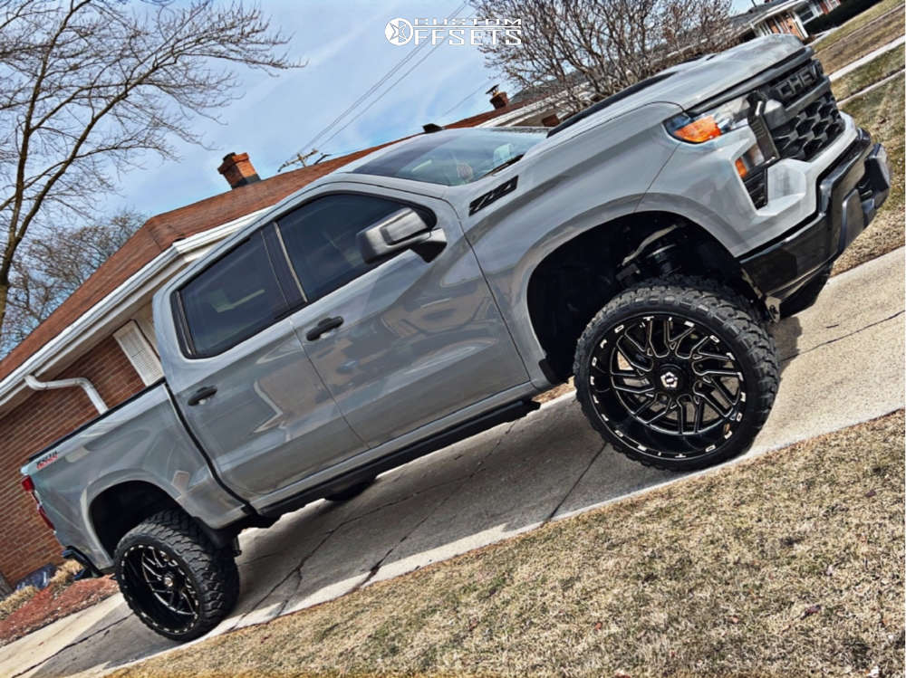 2024 Chevrolet Silverado 1500 with 24x12 -44 TIS 544bm and 33/13.5R24 ...