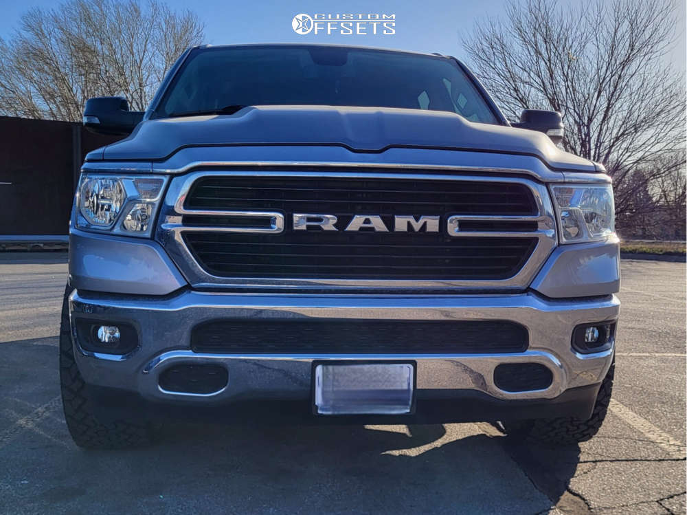 2019 Ram 1500 with 20x10 -18 Savage Offroad Sa13 and 33/12.5R20 Venom ...