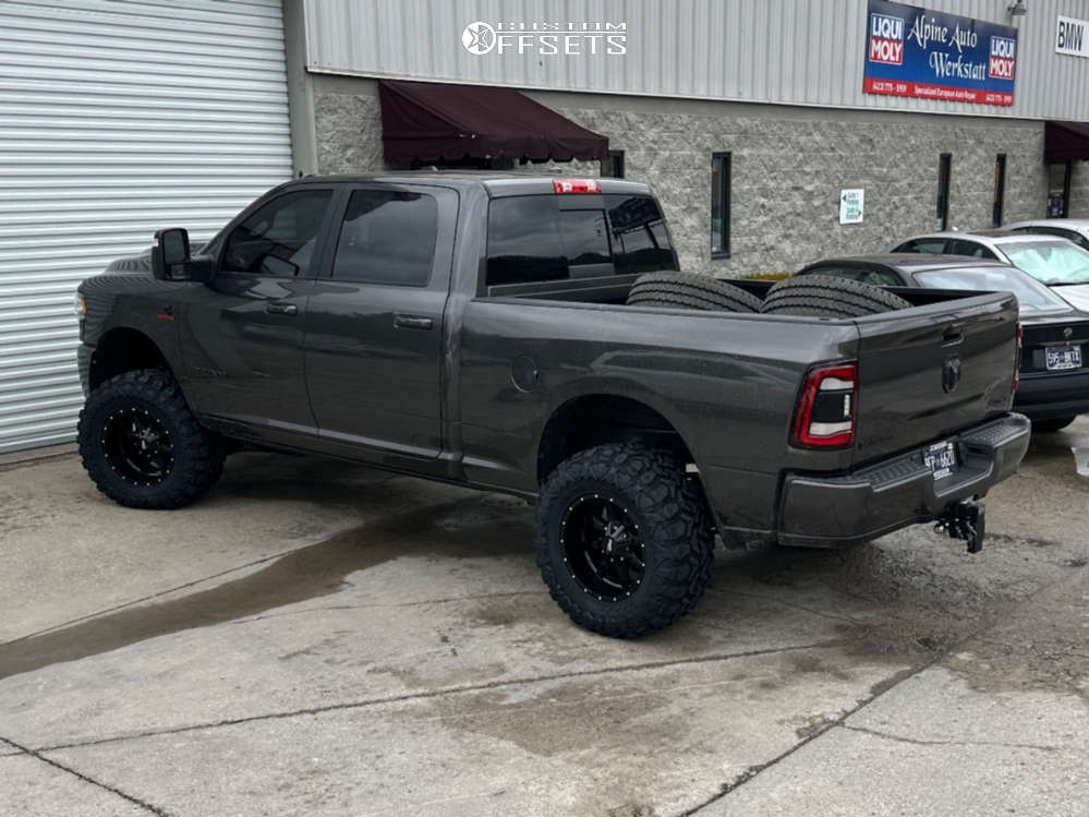 2024 Ram 2500 with 18x10 -24 Moto Metal Mo970 and 35/12.5R18 Radar ...
