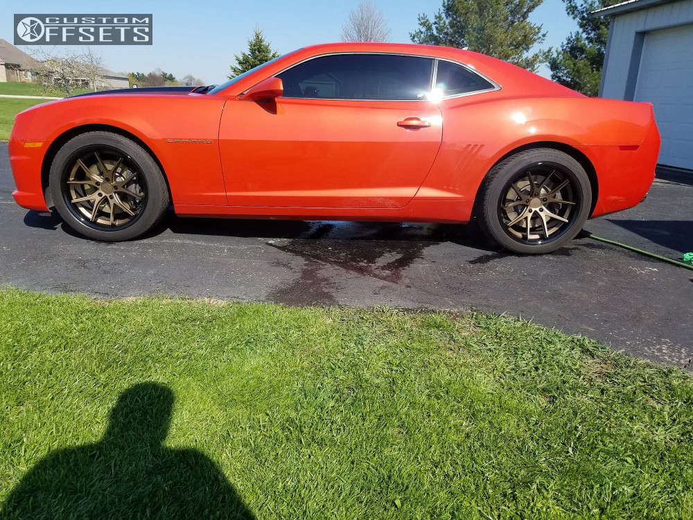 2010 Chevrolet Camaro with 20x9 35 Ferrada FR2 and 245/45R20 Nitto Nt05 ...
