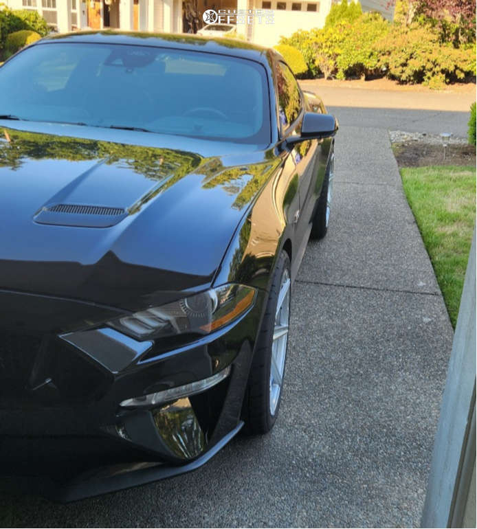 2021 Ford Mustang with 20x10 25 Ferrada F8-fr7 and 285/35R20 Nitto ...