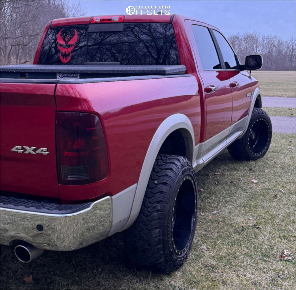 2010 Dodge Ram 1500 with 20x12 -44 Moto Metal MO986 and 33/12.5R20 ...