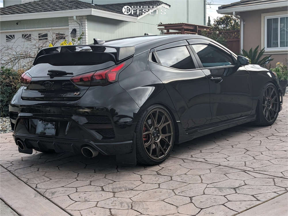 2021 Hyundai Veloster N with 19x8.5 45 Konig Ampliform and 235/35R19 ...