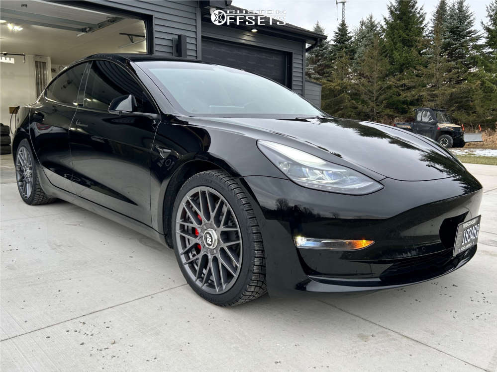 2022 Tesla 3 with 19x8.5 35 Rotiform Rse and 235/40R19 Michelin X-ice ...