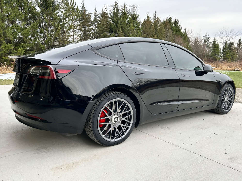 2022 Tesla 3 with 19x8.5 35 Rotiform Rse and 235/40R19 Michelin X-ice ...