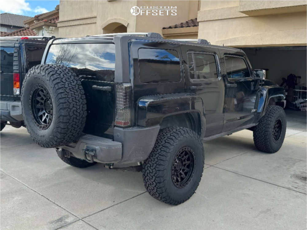 2006 Hummer H3 with 17x9 -12 Lock Offroad Wheels Lunatic and 35/12.5R17 ...