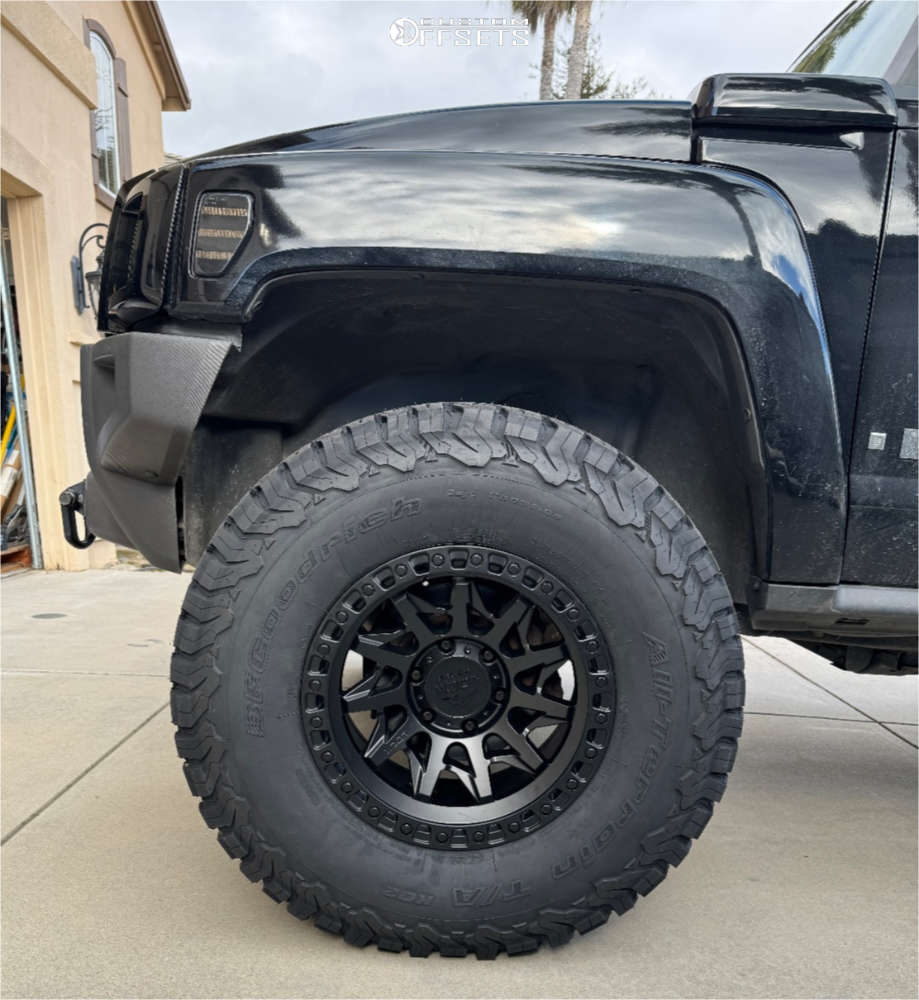 2006 Hummer H3 with 17x9 -12 Lock Offroad Wheels Lunatic and 35/12.5R17 ...