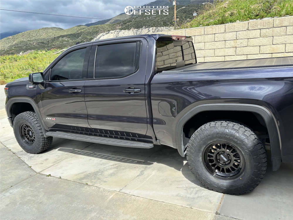 2022 GMC Sierra 1500 with 17x8.5 0 Method Mr318 and 315/70R17 Toyo ...