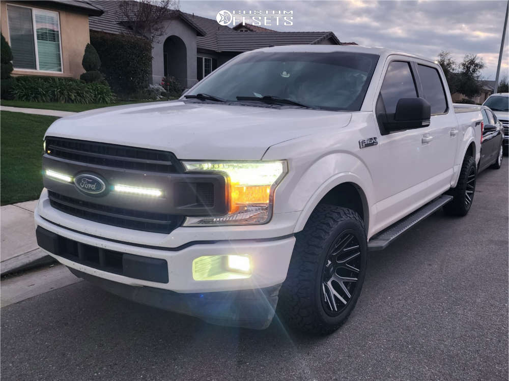 2018 Ford F-150 with 20x10 -19 Rough Country 95 Series and 275/55R20 ...
