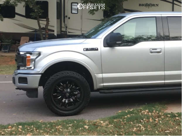 2019 Ford F-150 with 22x12 -44 Fuel Blitz and 33/12.5R22 Fuel Mud ...